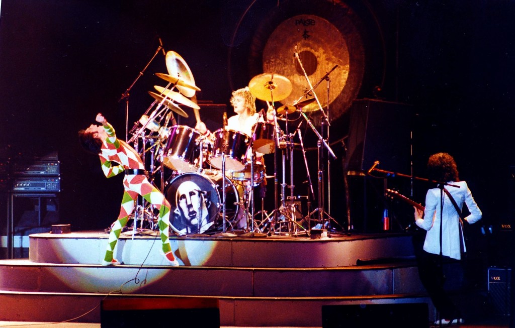 Queen’s influences between dance, theatre and movies – Queenvinyls.com